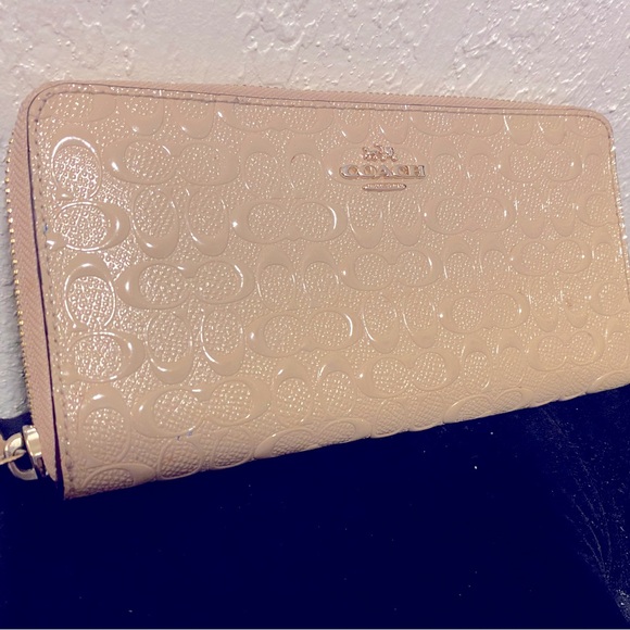 Coach | Bags | Authentic Coach Cream Patent Leather Embossed Wallet ...